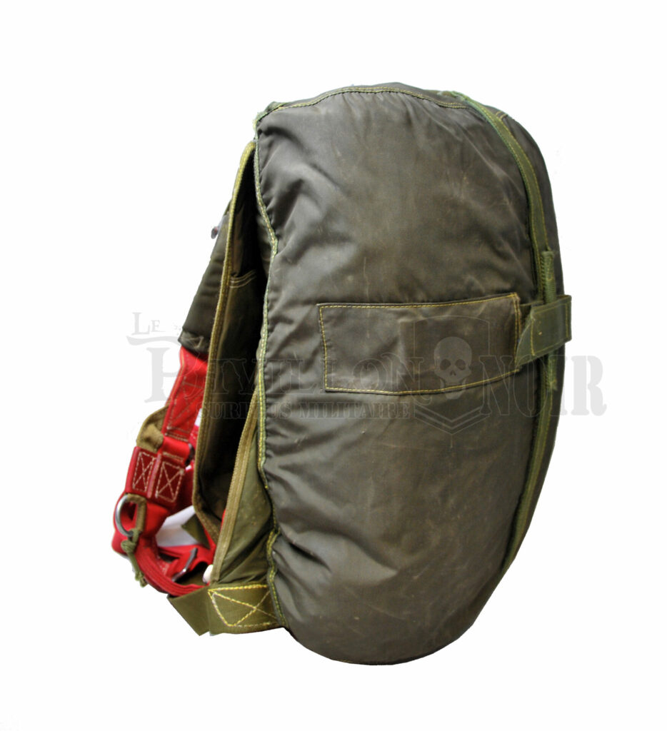 Archives des Parachutes_TA - Le pavillon noir